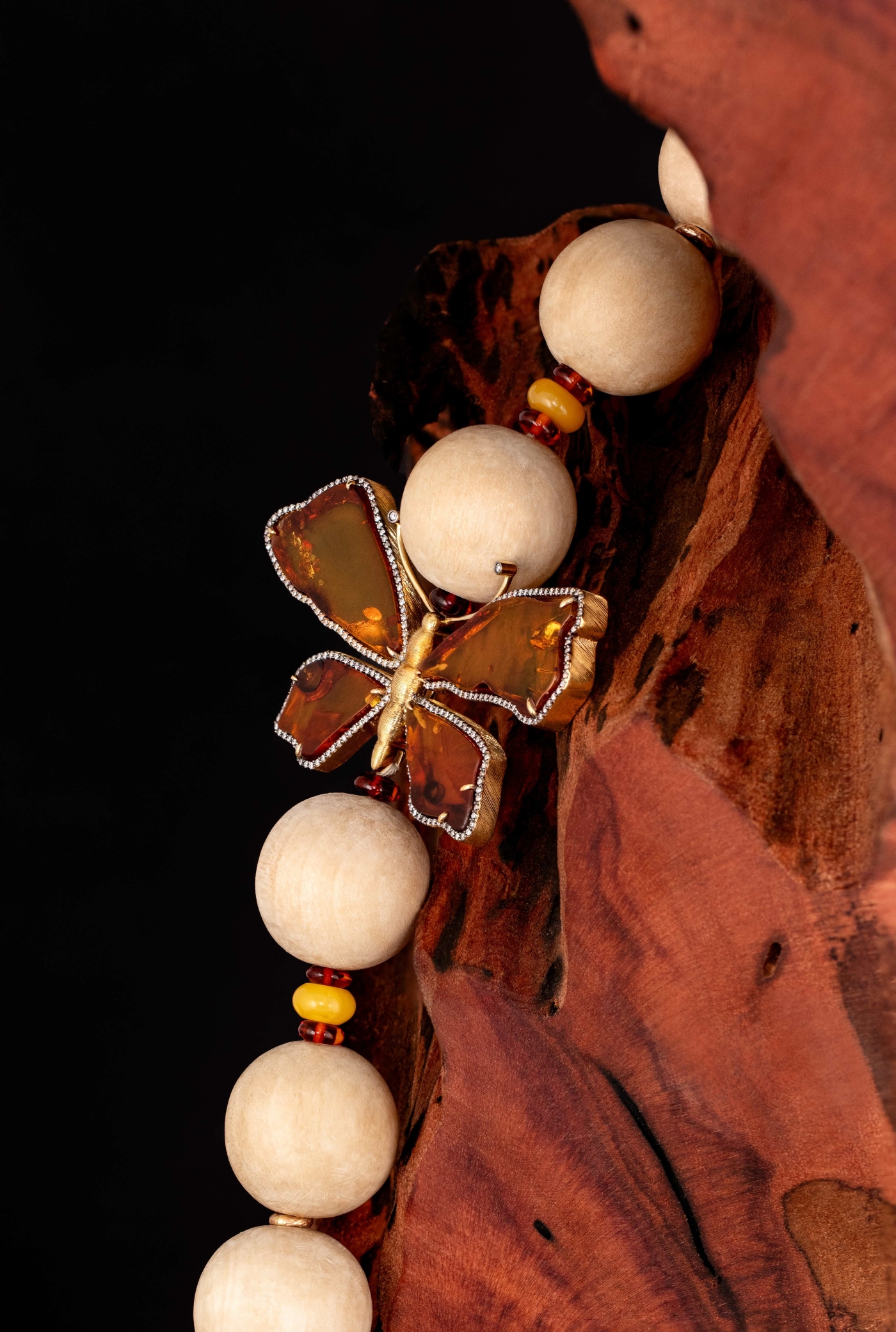 Amber & Wood → Silvia Furmanovich